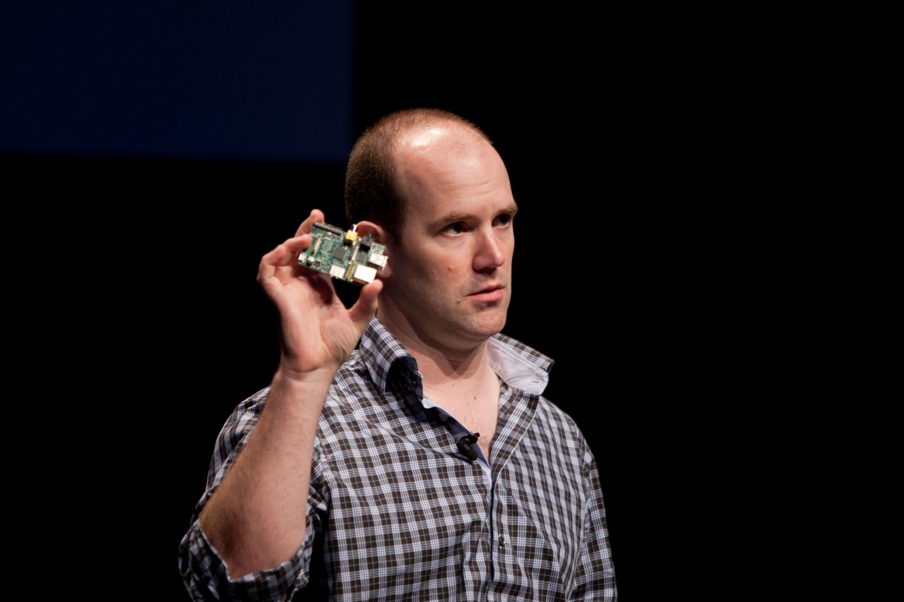 Eben Upton verspricht Nachschub des PiZero und kündigt Raspberry Pi ...